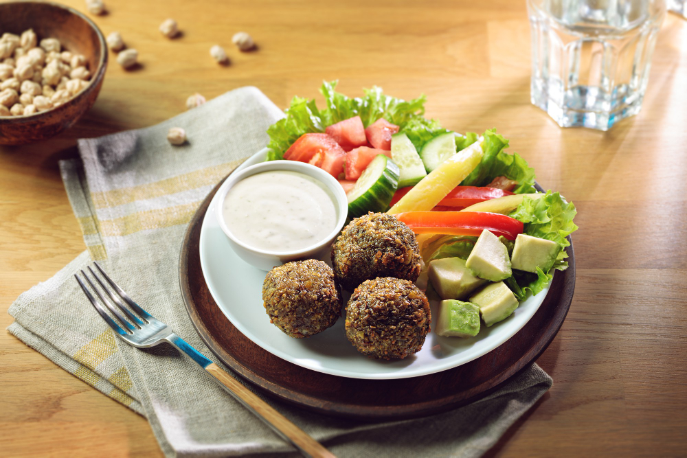 Rețeta clasică de falafel: cum să faci chifteluțe din năut crocante și ...